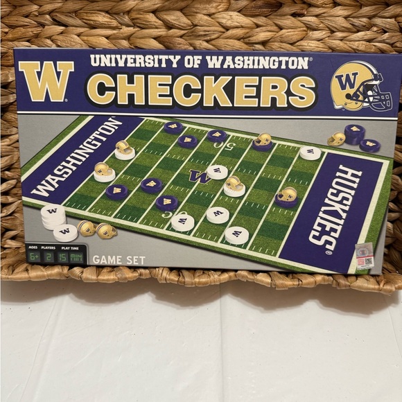 Games | University Of Washington Checkers Game Set Green And White ...